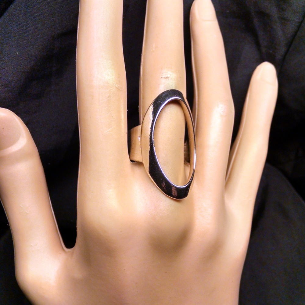 Rare Vintage Antique Style Oval Shape Hallow Ring - Gem